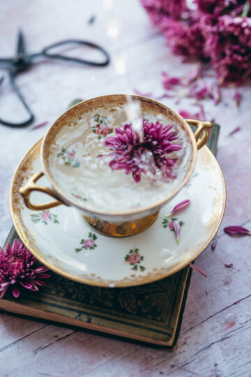 Chrysanthemum Flower Tea And It's Benefits - Frolic & Fare